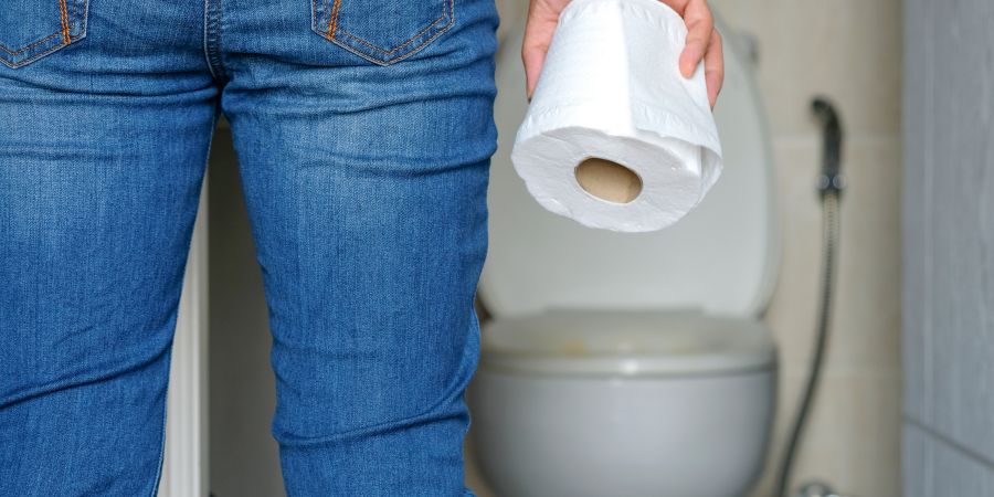 Should Men Sit When They Pee? 4 Benefits of Sitting Down – Thepodiummedia
